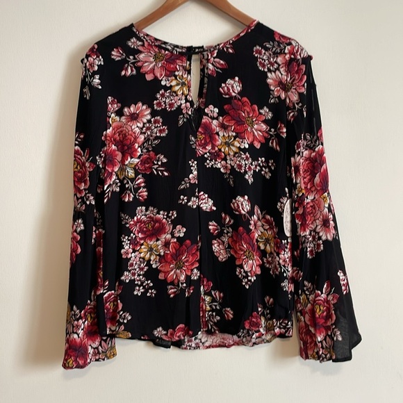 Gypsies & Moondust | Tops | Nwt Floral Bell Sleeve Top Small Black Red ...